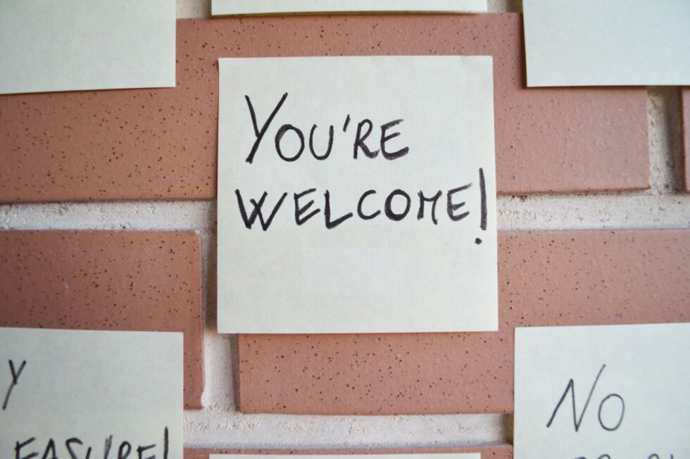 Cómo decir DE NADA en inglés (beyond 'You're welcome') - El Búho Inglés